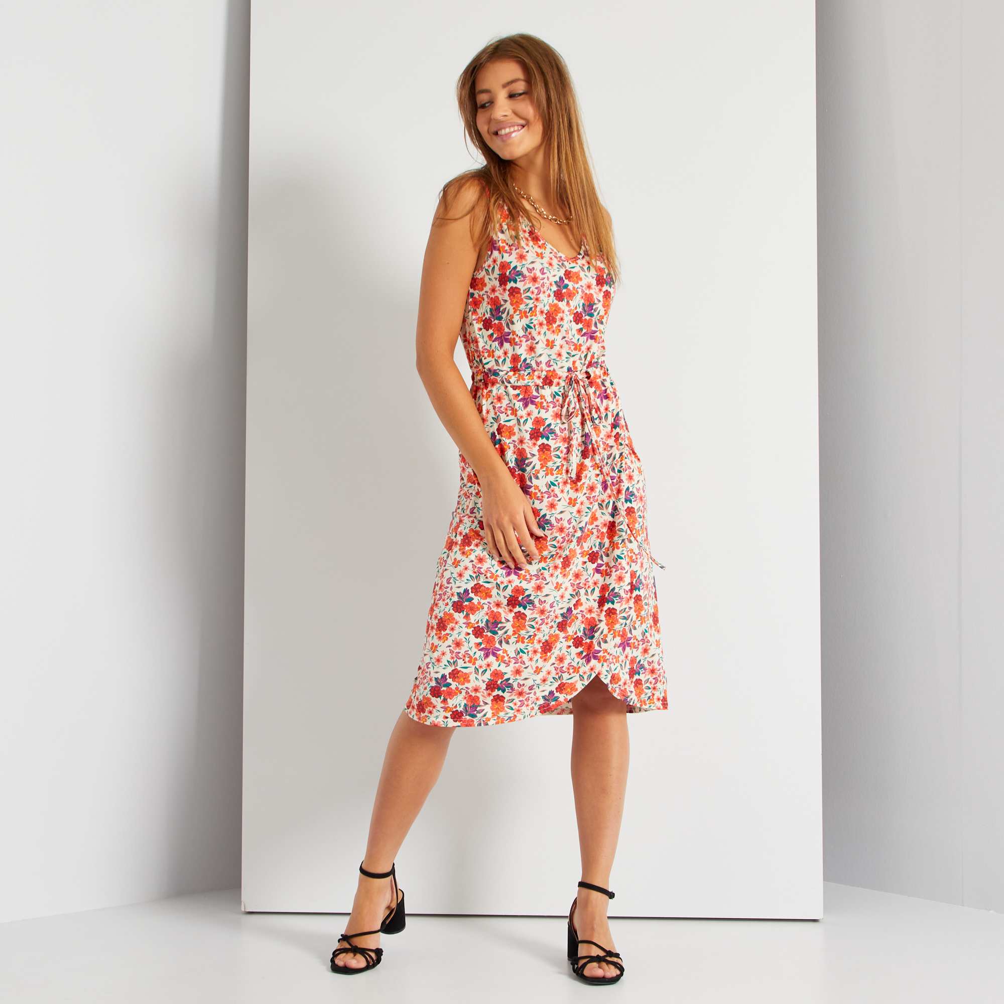 Mouwloze jurk Dameskleding - ROOD - Kiabi - 22,00€ Mouwloze jurk Dameskleding - ROOD - Kiabi - 22,00€
