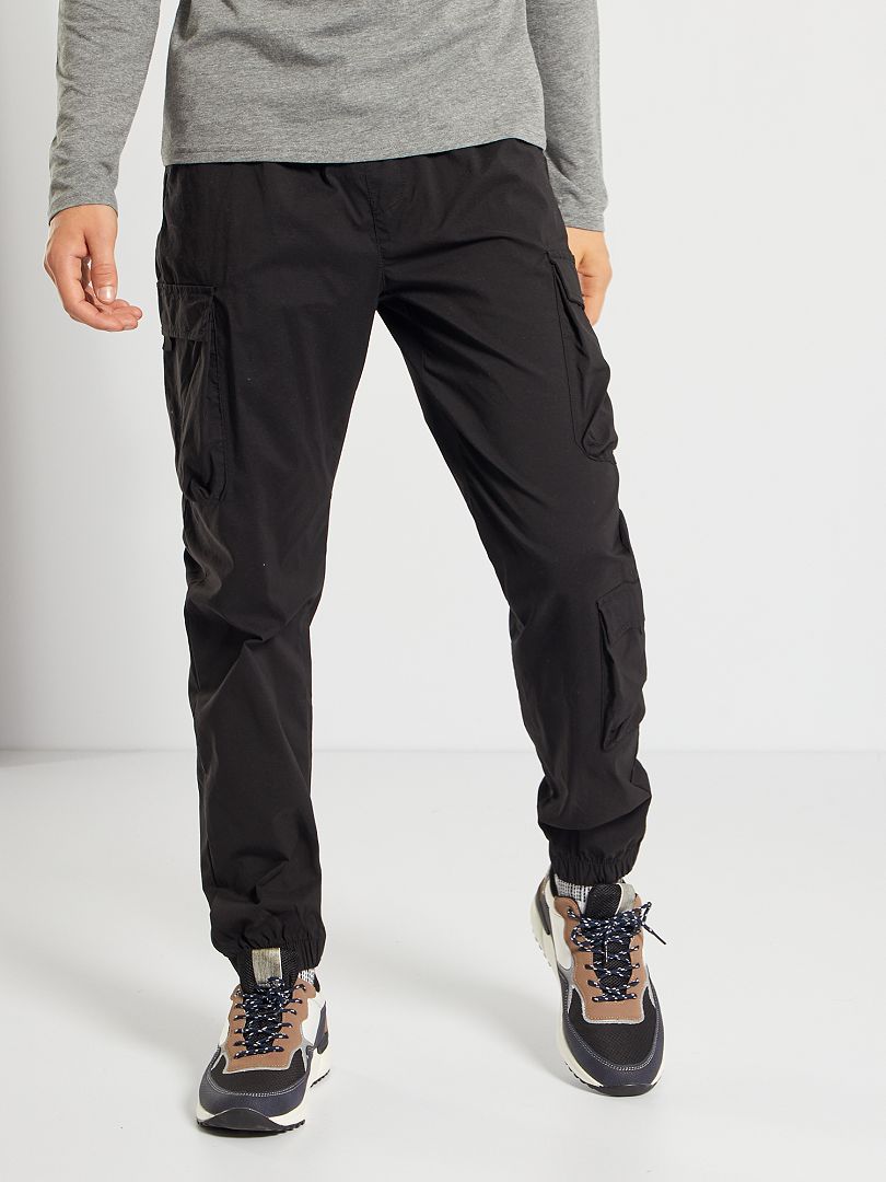 Stoffen broek met meerdere zakken - zwart - Kiabi - 15.00€