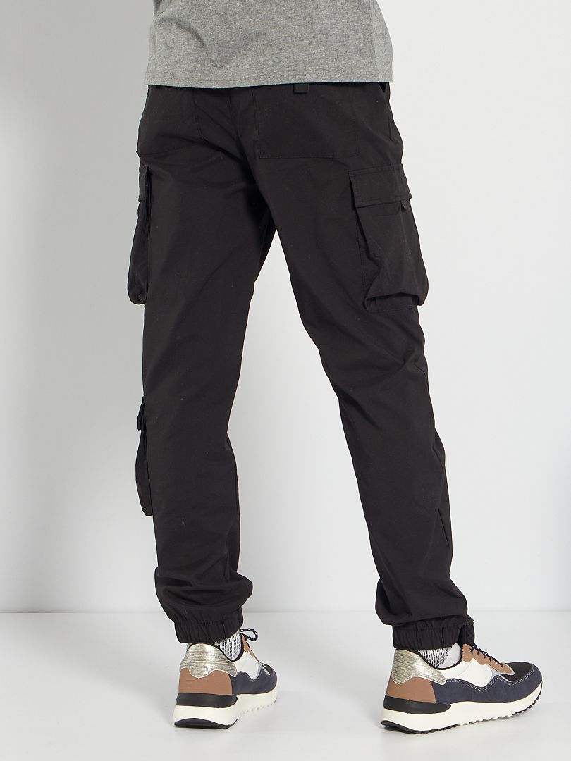 Stoffen broek met meerdere zakken - zwart - Kiabi - 15.00€