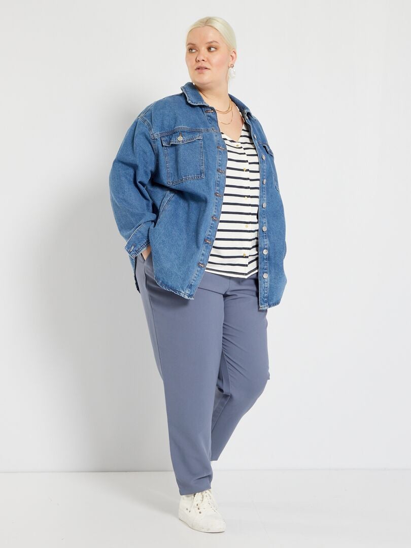 Strakke broek met brede riem - GRIJS - Kiabi - 25.00€