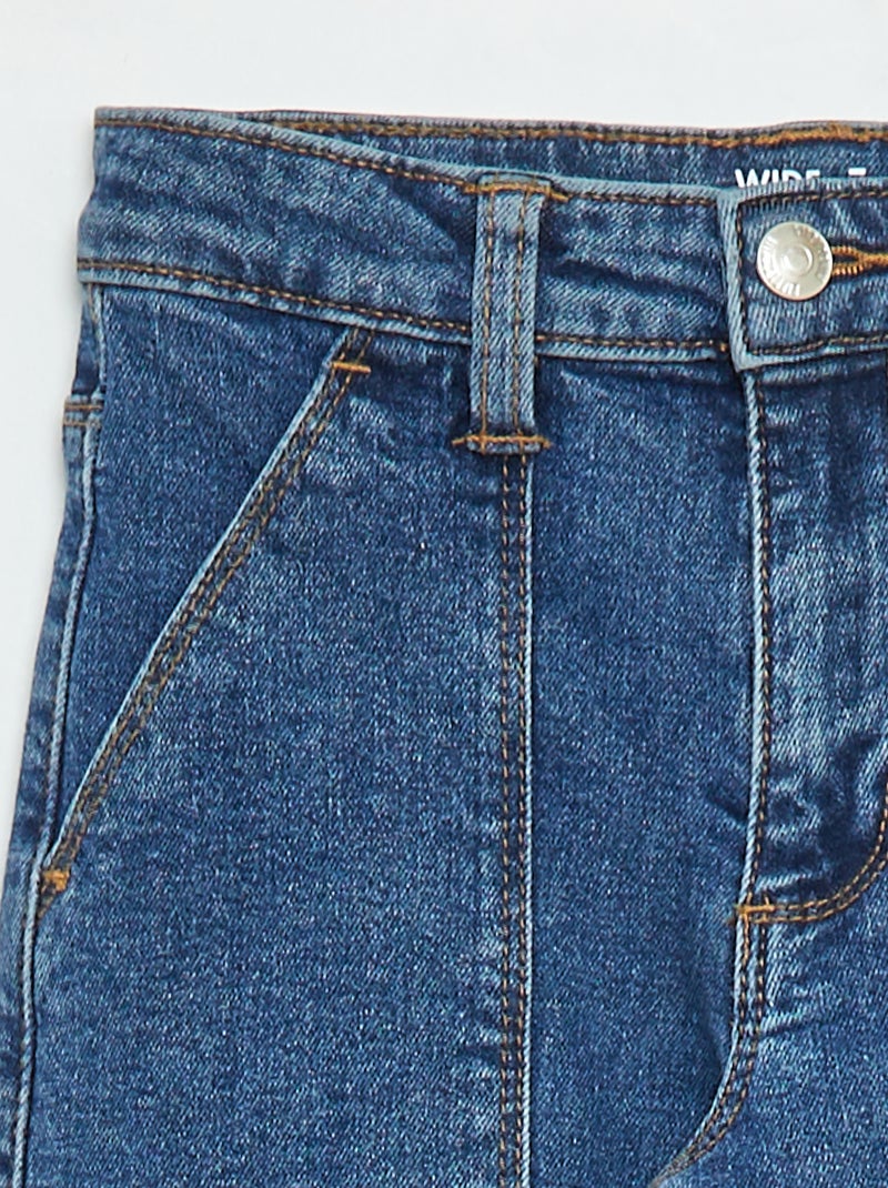 Strakke broek met zak met klepje, een bijzonder comfortabel model ...